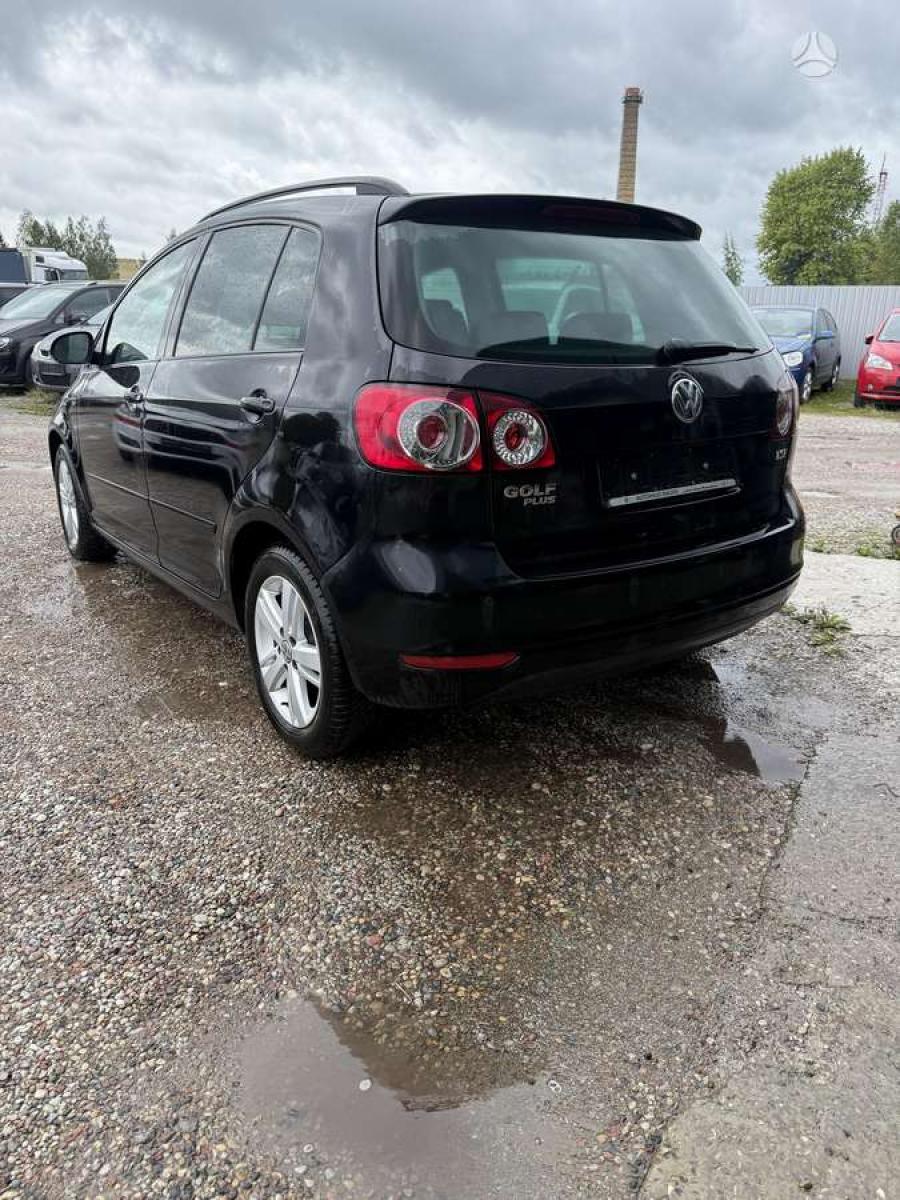 Melns Volkswagen Golf Plus 2013 Jurbarkas, ar dzinēja tilpumu 1.20 L un nobraukumu 200 tūkst. km par 3799 €, foto 6 vietnē AUTOMOTO.COM.LV