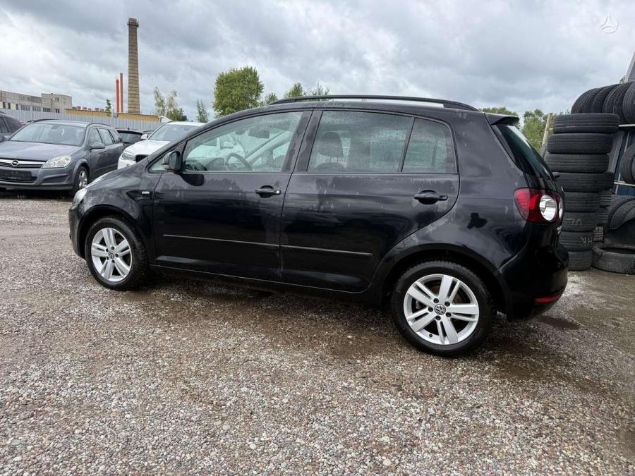Melns Volkswagen Golf Plus 2013 Jurbarkas, ar dzinēja tilpumu 1.20 L un nobraukumu 200 tūkst. km par 3799 €, foto 7 vietnē AUTOMOTO.COM.LV