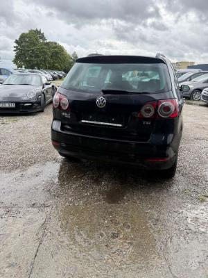 Melns Volkswagen Golf Plus 2013 Jurbarkas, ar dzinēja tilpumu 1.20 L un nobraukumu 200 tūkst. km par 3799 €, foto 8 vietnē AUTOMOTO.COM.LV
