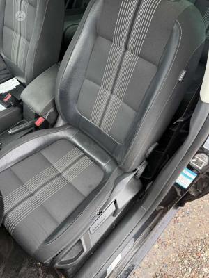Melns Volkswagen Golf Plus 2013 Jurbarkas, ar dzinēja tilpumu 1.20 L un nobraukumu 200 tūkst. km par 3799 €, foto 14 vietnē AUTOMOTO.COM.LV