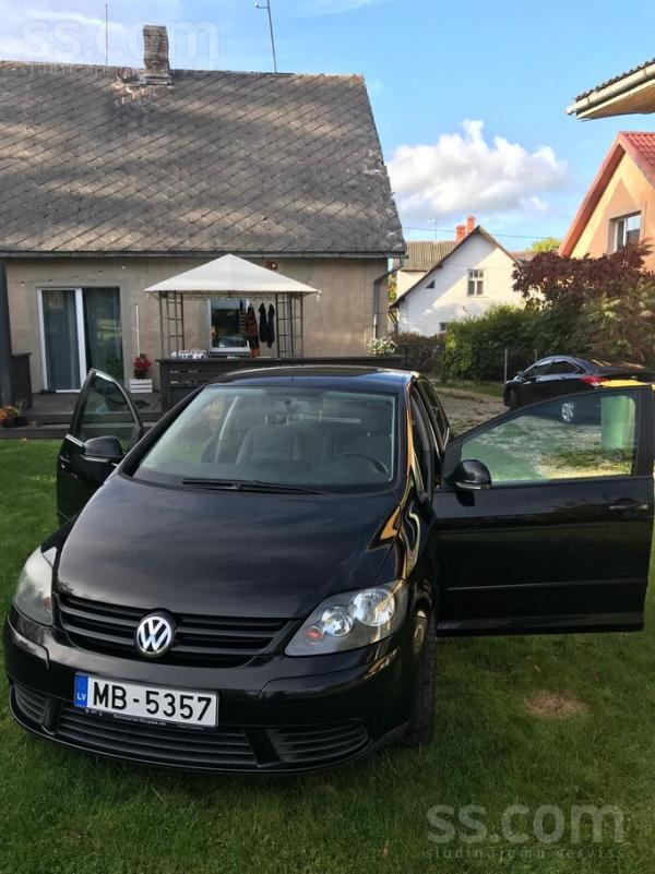 Black Volkswagen Golf Plus 2007 in Valka, with an engine capacity of 1.90 L and mileage of 294 thousand km for 3250 €, photo 3 on AUTOMOTO.COM.LV