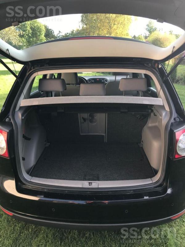 Black Volkswagen Golf Plus 2007 in Valka, with an engine capacity of 1.90 L and mileage of 294 thousand km for 3250 €, photo 4 on AUTOMOTO.COM.LV