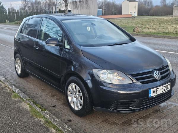 Melns Volkswagen Golf Plus 2007 Liepāja, ar dzinēja tilpumu 1.90 L un nobraukumu 428 tūkst. km par 1650 €, foto 1 vietnē AUTOMOTO.COM.LV