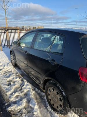 Melns Volkswagen Golf Plus 2006 Rīga, ar dzinēja tilpumu 1.90 L un nobraukumu 289 tūkst. km par 400 €, foto  vietnē AUTOMOTO.COM.LV
