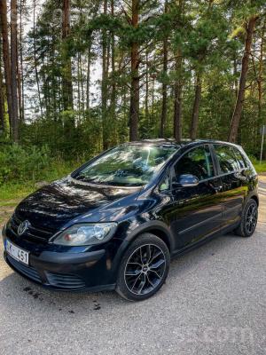 Melns Volkswagen Golf Plus 2006 Ogre, ar dzinēja tilpumu 1.90 L un nobraukumu 284 tūkst. km par 2600 €, foto 3 vietnē AUTOMOTO.COM.LV