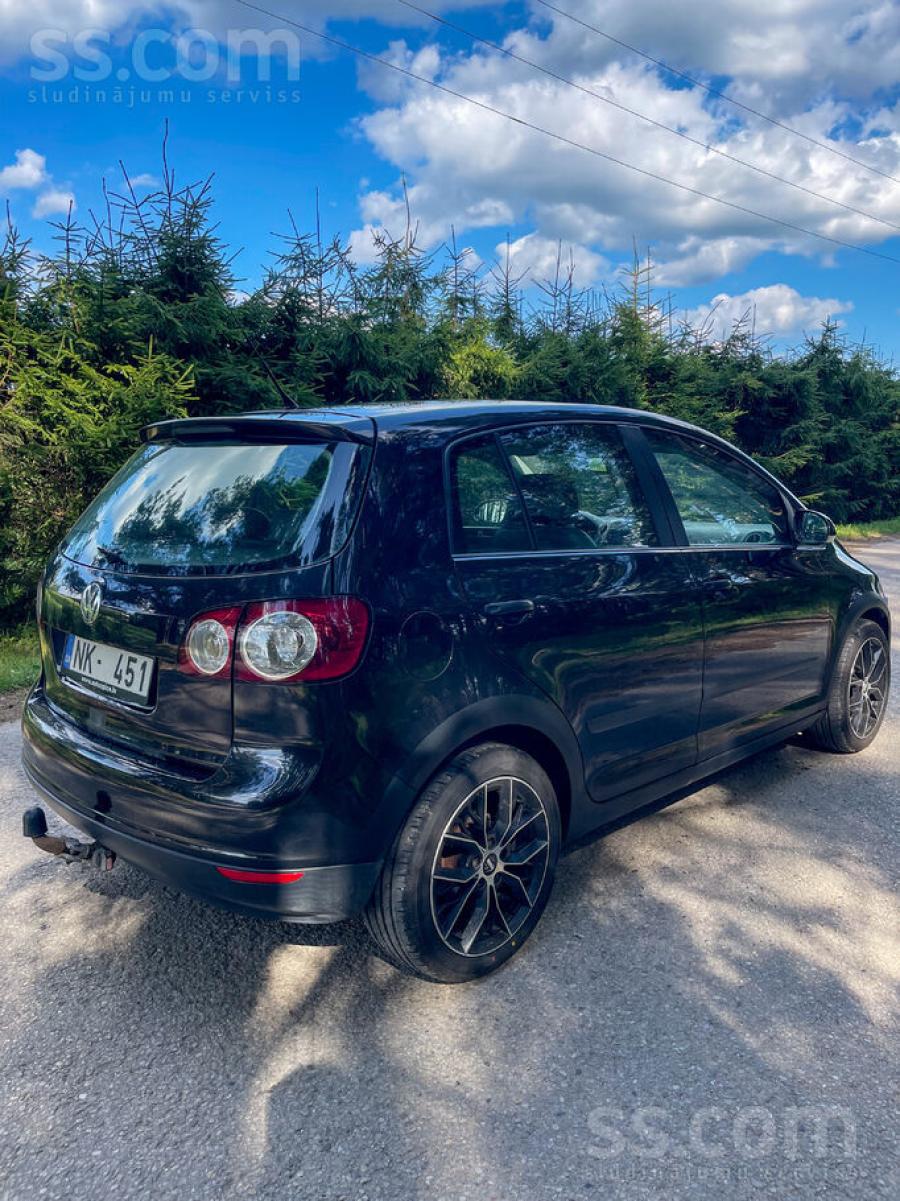 Melns Volkswagen Golf Plus 2006 Ogre, ar dzinēja tilpumu 1.90 L un nobraukumu 284 tūkst. km par 2600 €, foto 5 vietnē AUTOMOTO.COM.LV