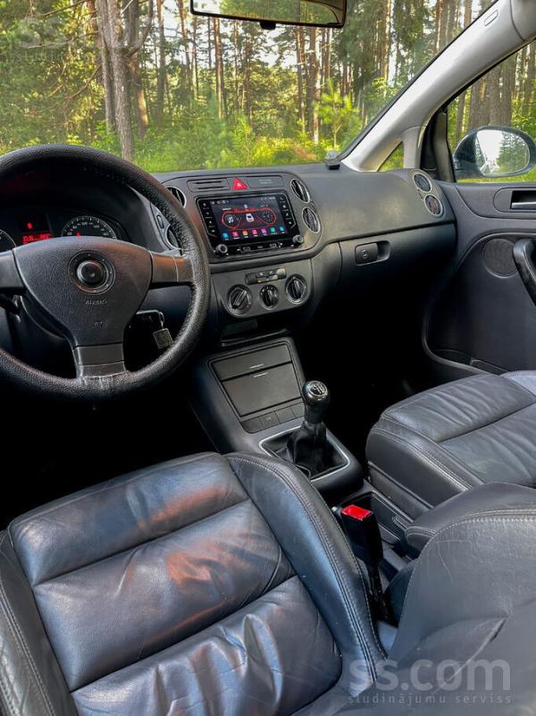 Black Volkswagen Golf Plus 2006 in Ogre, with an engine capacity of 1.90 L and mileage of 284 thousand km for 2600 €, photo 8 on AUTOMOTO.COM.LV