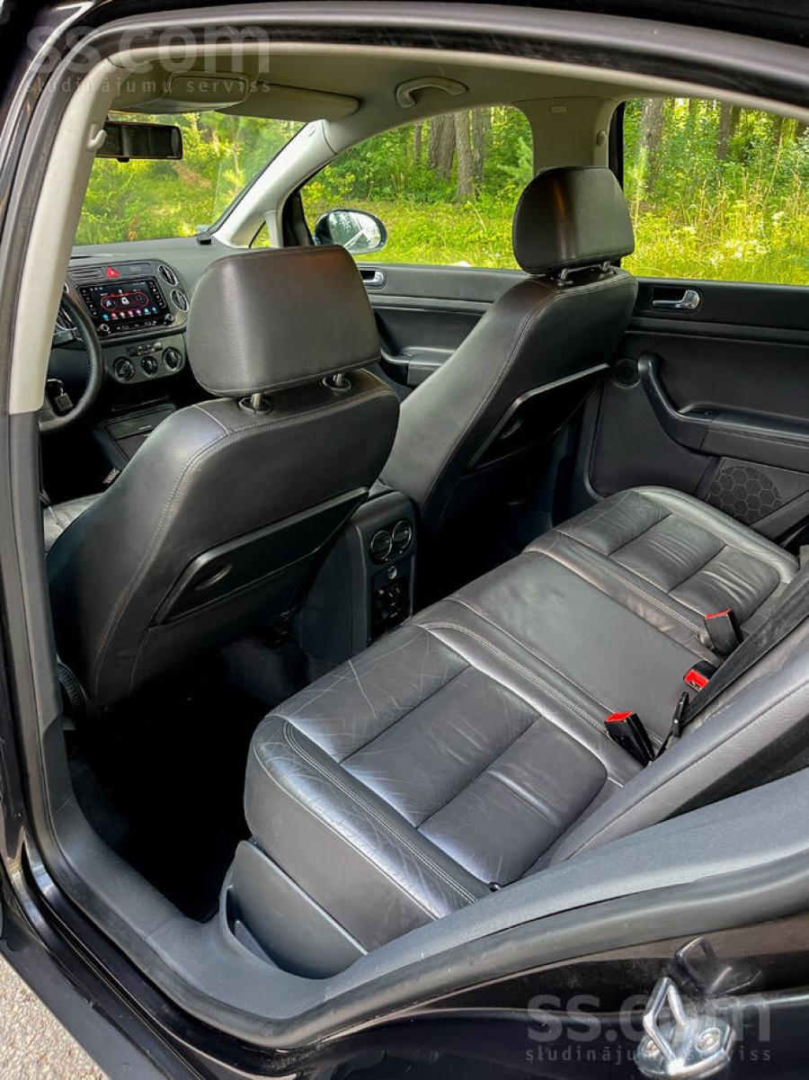Melns Volkswagen Golf Plus 2006 Ogre, ar dzinēja tilpumu 1.90 L un nobraukumu 284 tūkst. km par 2600 €, foto 11 vietnē AUTOMOTO.COM.LV
