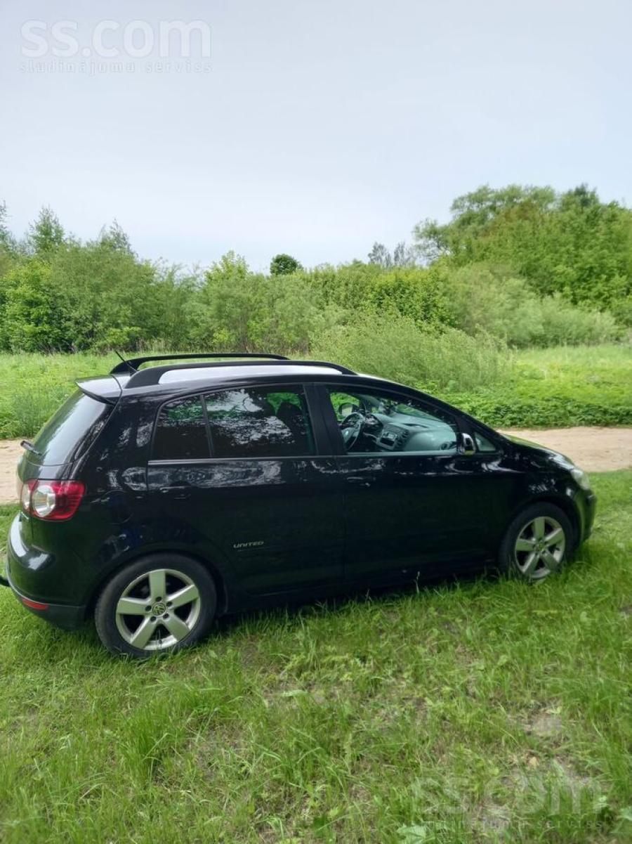 Melns Volkswagen Golf Plus 2008 Dobele, ar dzinēja tilpumu 2.00 L un nobraukumu 238 tūkst. km par 3300 €, foto 3 vietnē AUTOMOTO.COM.LV