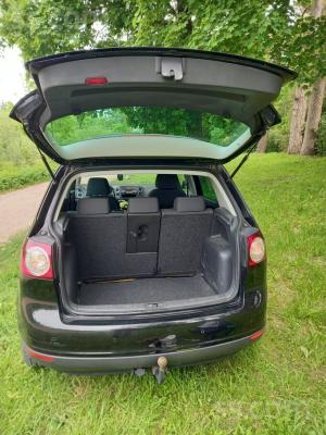 Melns Volkswagen Golf Plus 2008 Dobele, ar dzinēja tilpumu 2.00 L un nobraukumu 238 tūkst. km par 3300 €, foto 8 vietnē AUTOMOTO.COM.LV