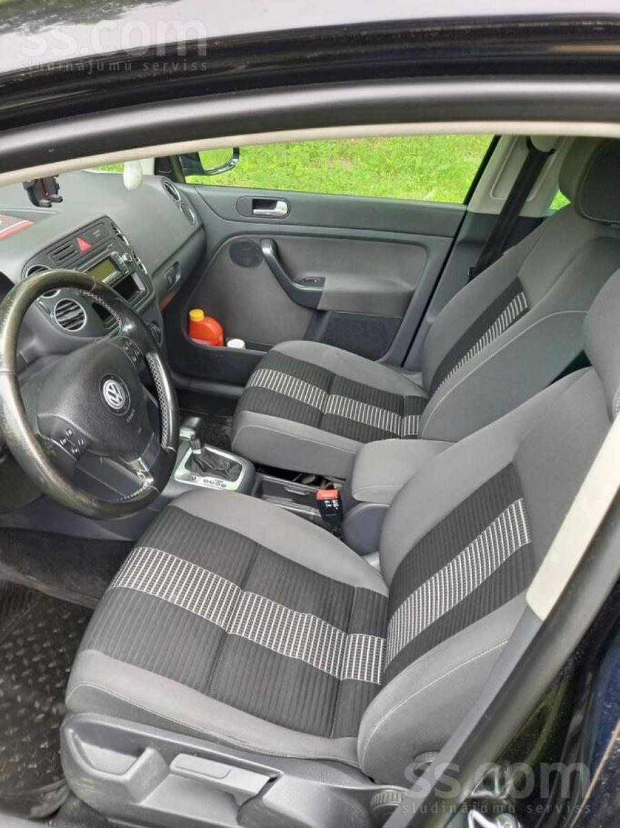 Melns Volkswagen Golf Plus 2008 Dobele, ar dzinēja tilpumu 2.00 L un nobraukumu 238 tūkst. km par 3300 €, foto 14 vietnē AUTOMOTO.COM.LV