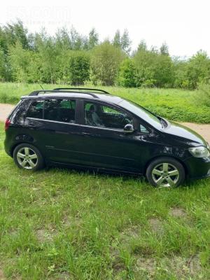Melns Volkswagen Golf Plus 2008 Dobele, ar dzinēja tilpumu 2.00 L un nobraukumu 238 tūkst. km par 3300 €, foto 15 vietnē AUTOMOTO.COM.LV