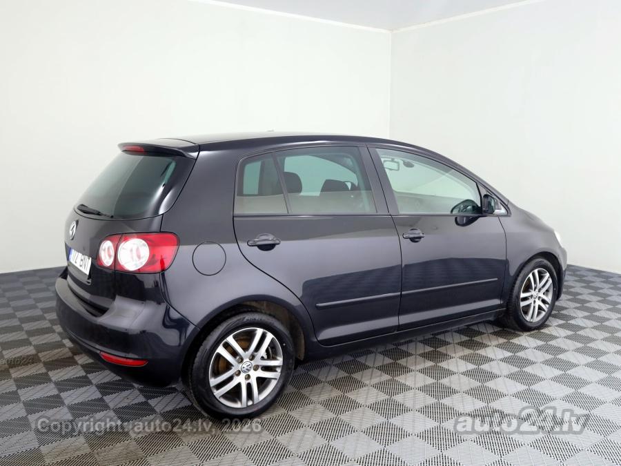Melns Volkswagen Golf Plus 2009 Tallina, ar dzinēja tilpumu 2.00 L un nobraukumu 272 tūkst. km par 2199 €, foto 4 vietnē AUTOMOTO.COM.LV