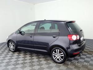 Melns Volkswagen Golf Plus 2009 Tallina, ar dzinēja tilpumu 2.00 L un nobraukumu 272 tūkst. km par 2199 €, foto 5 vietnē AUTOMOTO.COM.LV
