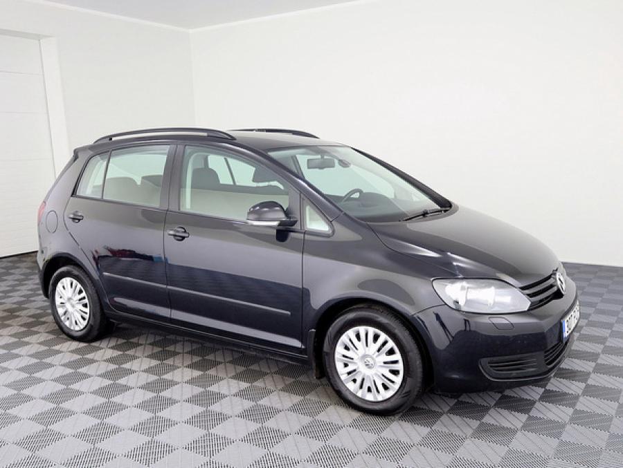 Melns Volkswagen Golf Plus 2010 Tallina, ar dzinēja tilpumu 1.40 L un nobraukumu 244 tūkst. km par 2199 €, foto 1 vietnē AUTOMOTO.COM.LV
