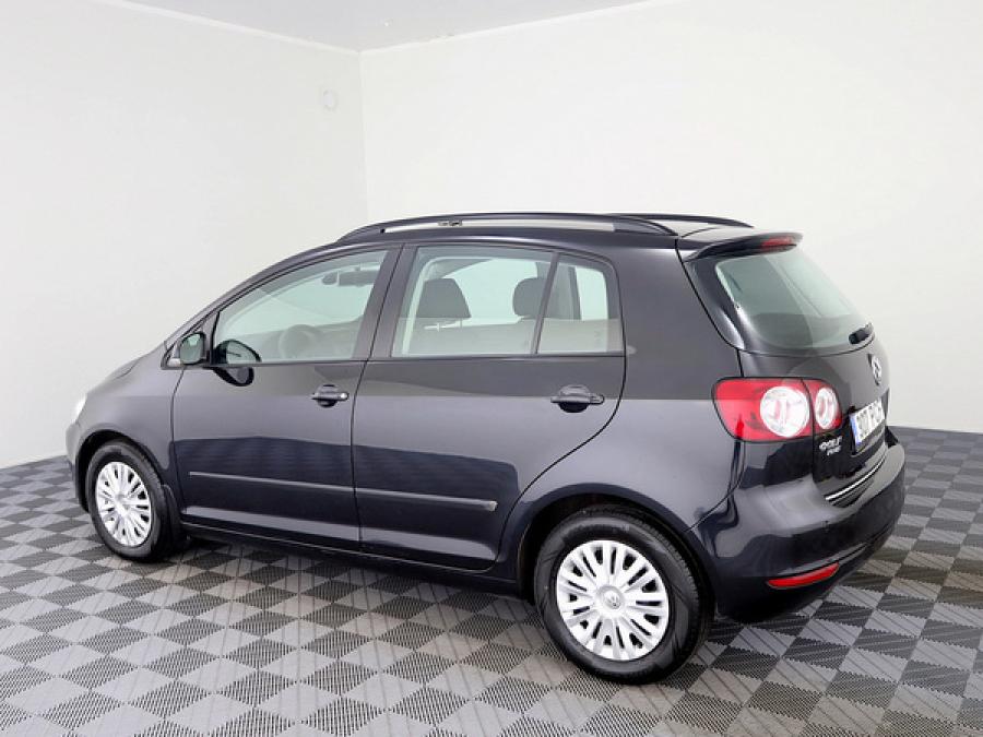 Melns Volkswagen Golf Plus 2010 Tallina, ar dzinēja tilpumu 1.40 L un nobraukumu 244 tūkst. km par 2199 €, foto 5 vietnē AUTOMOTO.COM.LV