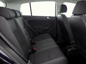 Melns Volkswagen Golf Plus 2010 Tallina, ar dzinēja tilpumu 1.40 L un nobraukumu 244 tūkst. km par 2199 €, foto 8 vietnē AUTOMOTO.COM.LV