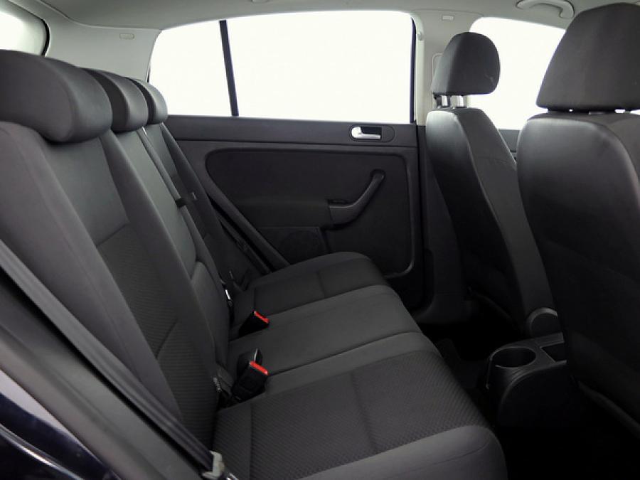 Melns Volkswagen Golf Plus 2010 Tallina, ar dzinēja tilpumu 1.40 L un nobraukumu 244 tūkst. km par 2199 €, foto 8 vietnē AUTOMOTO.COM.LV