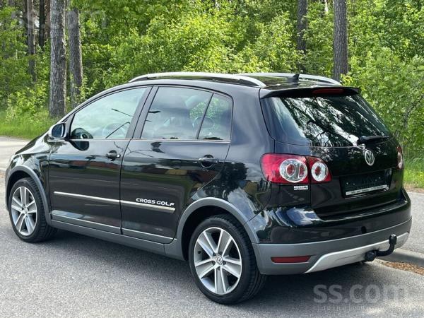 Black Volkswagen Golf Plus 2012 in Valmiera, with an engine capacity of 1.60 L and mileage of 0 thousand km for 6500 €, photo 2 on AUTOMOTO.COM.LV