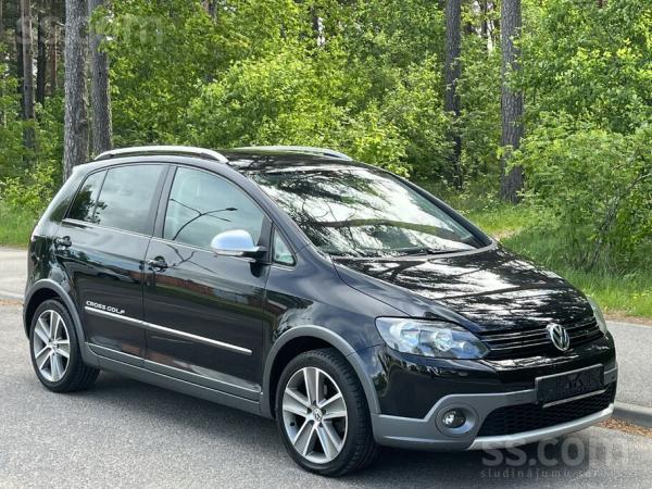 Black Volkswagen Golf Plus 2012 in Valmiera, with an engine capacity of 1.60 L and mileage of 0 thousand km for 6500 €, photo 5 on AUTOMOTO.COM.LV