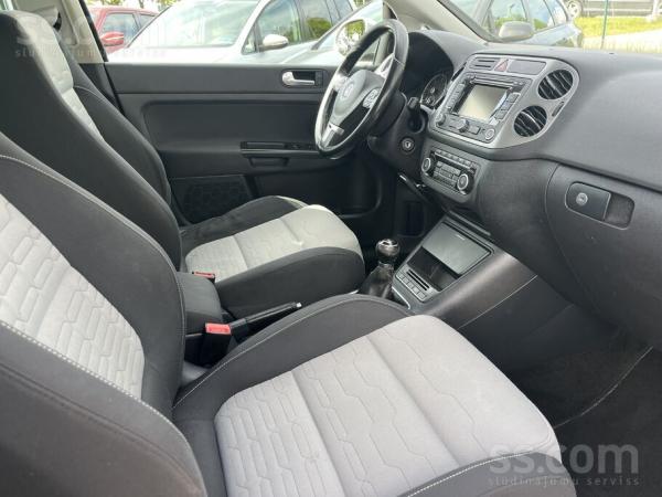 Black Volkswagen Golf Plus 2012 in Valmiera, with an engine capacity of 1.60 L and mileage of 0 thousand km for 6500 €, photo 8 on AUTOMOTO.COM.LV
