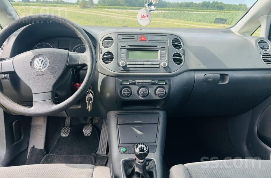 Zils Volkswagen Golf Plus 2006 Liepāja, ar dzinēja tilpumu 2.00 L un nobraukumu 0 tūkst. km par 1800 €, foto 4 vietnē AUTOMOTO.COM.LV