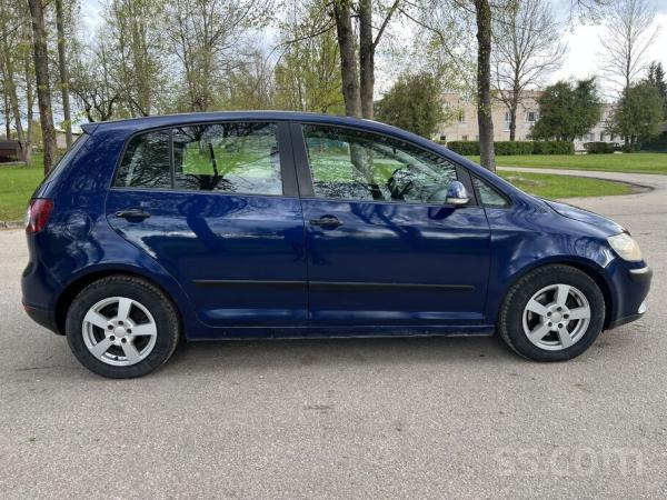 Zils Volkswagen Golf Plus 2005 Rēzekne, ar dzinēja tilpumu 1.90 L un nobraukumu 325 tūkst. km par 3500 €, foto 5 vietnē AUTOMOTO.COM.LV