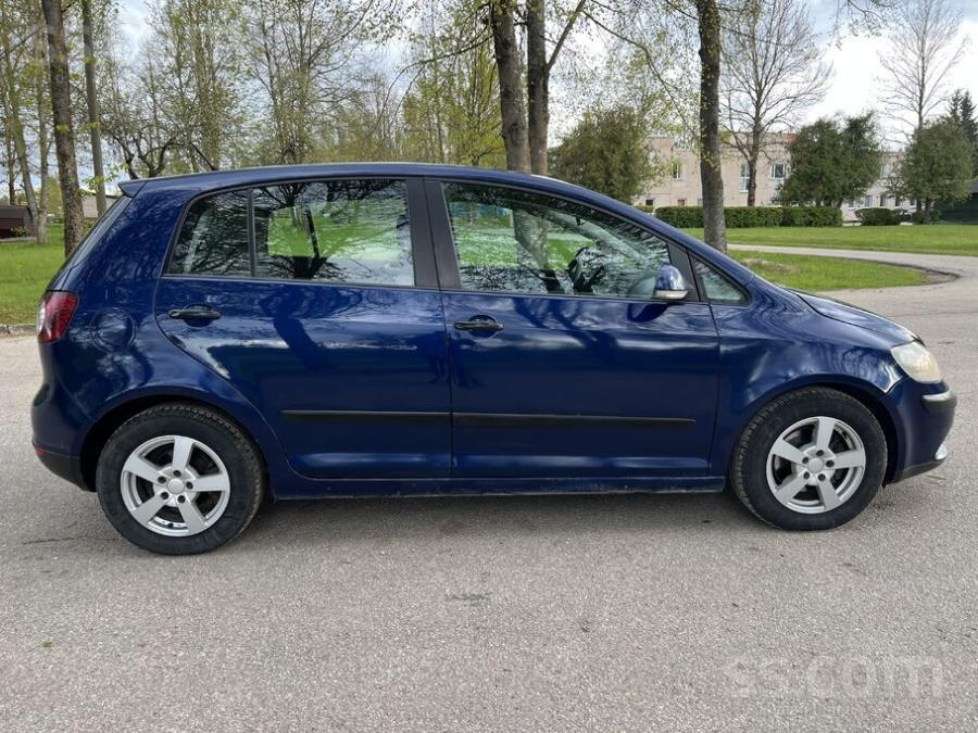 Zils Volkswagen Golf Plus 2005 Rēzekne, ar dzinēja tilpumu 1.90 L un nobraukumu 325 tūkst. km par 3500 €, foto 5 vietnē AUTOMOTO.COM.LV