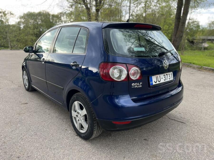 Zils Volkswagen Golf Plus 2005 Rēzekne, ar dzinēja tilpumu 1.90 L un nobraukumu 325 tūkst. km par 3500 €, foto 8 vietnē AUTOMOTO.COM.LV