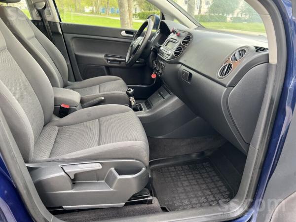 Zils Volkswagen Golf Plus 2005 Rēzekne, ar dzinēja tilpumu 1.90 L un nobraukumu 325 tūkst. km par 3500 €, foto 9 vietnē AUTOMOTO.COM.LV
