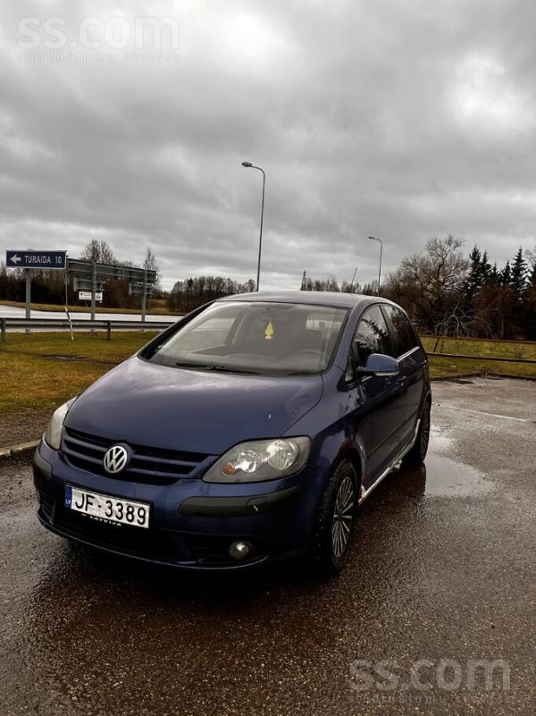 Blue Volkswagen Golf Plus 2005 in Riga, with an engine capacity of 2.00 L and mileage of 385 thousand km for 900 €, photo 1 on AUTOMOTO.COM.LV