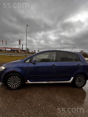 Blue Volkswagen Golf Plus 2005 in Riga, with an engine capacity of 2.00 L and mileage of 385 thousand km for 900 €, photo 3 on AUTOMOTO.COM.LV