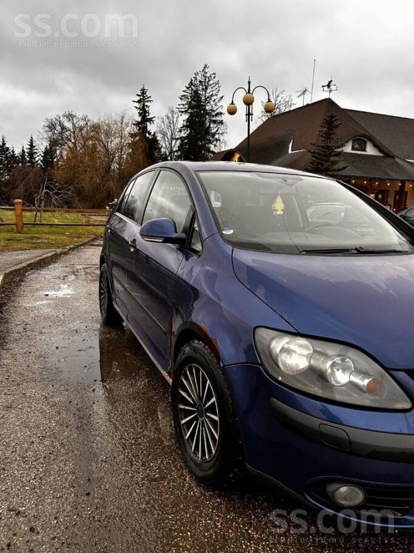Blue Volkswagen Golf Plus 2005 in Riga, with an engine capacity of 2.00 L and mileage of 385 thousand km for 900 €, photo 7 on AUTOMOTO.COM.LV