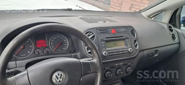 Blue Volkswagen Golf Plus 2005 in Riga, with an engine capacity of 1.90 L and mileage of 398 thousand km for 1100 €, photo 3 on AUTOMOTO.COM.LV