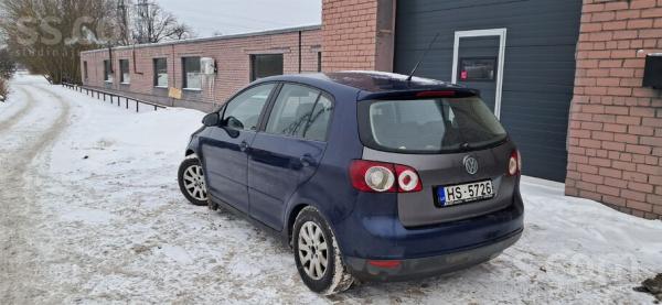 Blue Volkswagen Golf Plus 2005 in Riga, with an engine capacity of 1.90 L and mileage of 398 thousand km for 1100 €, photo 5 on AUTOMOTO.COM.LV