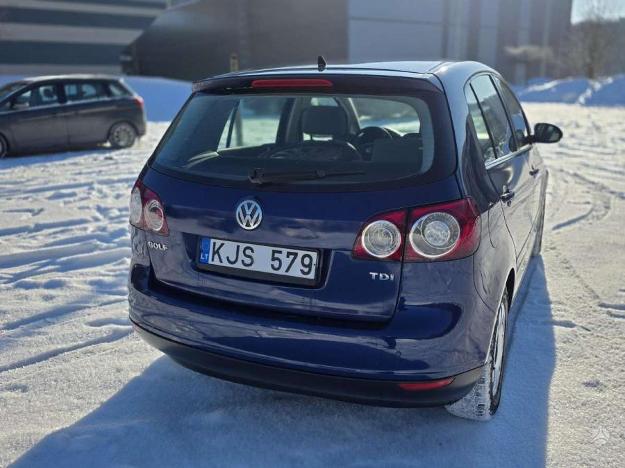 Zils Volkswagen Golf Plus 2005 Viļņa, ar dzinēja tilpumu 1.90 L un nobraukumu 320 tūkst. km par 1900 €, foto 4 vietnē AUTOMOTO.COM.LV
