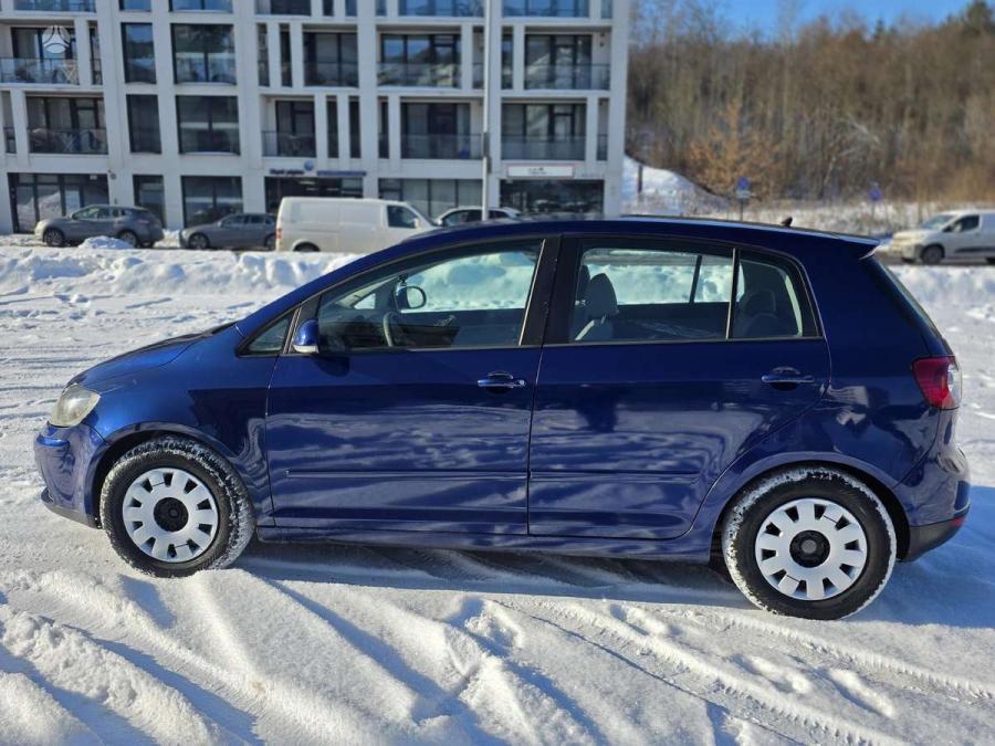Zils Volkswagen Golf Plus 2005 Viļņa, ar dzinēja tilpumu 1.90 L un nobraukumu 320 tūkst. km par 1900 €, foto 6 vietnē AUTOMOTO.COM.LV