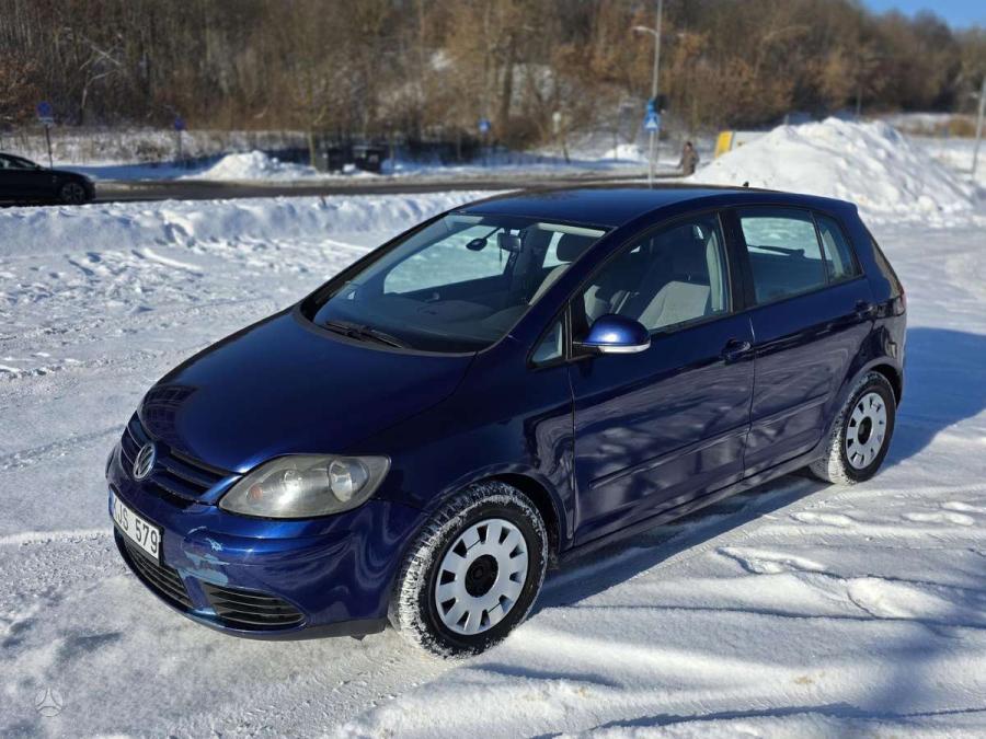 Zils Volkswagen Golf Plus 2005 Viļņa, ar dzinēja tilpumu 1.90 L un nobraukumu 320 tūkst. km par 1900 €, foto 7 vietnē AUTOMOTO.COM.LV