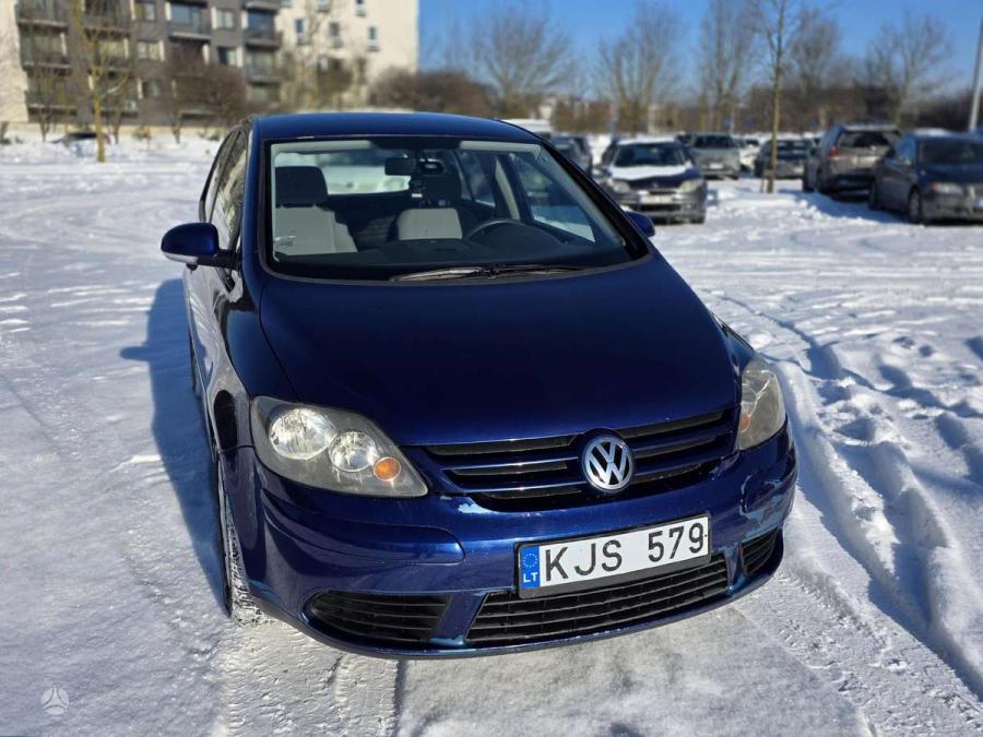 Zils Volkswagen Golf Plus 2005 Viļņa, ar dzinēja tilpumu 1.90 L un nobraukumu 320 tūkst. km par 1900 €, foto 8 vietnē AUTOMOTO.COM.LV