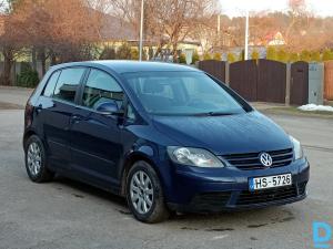 Zils Volkswagen Golf Plus 2005 Ogre, ar dzinēja tilpumu 1.90 L un nobraukumu 390 tūkst. km par 1650 €, foto  vietnē AUTOMOTO.COM.LV