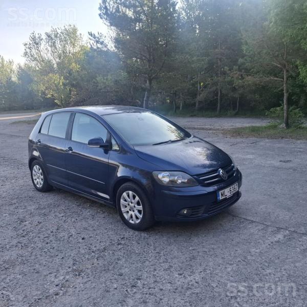 Blue Volkswagen Golf Plus 2005 in Liepaja, with an engine capacity of 1.60 L and mileage of 193 thousand km for 2200 €, photo 2 on AUTOMOTO.COM.LV
