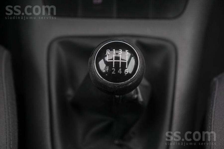 Zils Volkswagen Golf Plus 2005 Rīga, ar dzinēja tilpumu 2.00 L un nobraukumu 292 tūkst. km par 2990 €, foto 12 vietnē AUTOMOTO.COM.LV