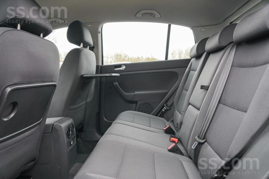 Zils Volkswagen Golf Plus 2005 Rīga, ar dzinēja tilpumu 2.00 L un nobraukumu 292 tūkst. km par 2990 €, foto 19 vietnē AUTOMOTO.COM.LV