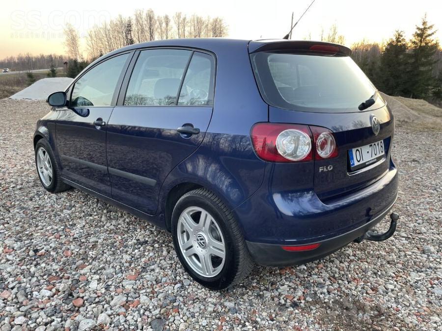 Zils Volkswagen Golf Plus 2005 Cēsis, ar dzinēja tilpumu 1.60 L un nobraukumu 0 tūkst. km par 3450 €, foto 4 vietnē AUTOMOTO.COM.LV