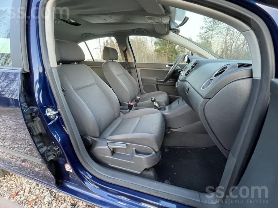 Zils Volkswagen Golf Plus 2005 Cēsis, ar dzinēja tilpumu 1.60 L un nobraukumu 0 tūkst. km par 3450 €, foto 14 vietnē AUTOMOTO.COM.LV