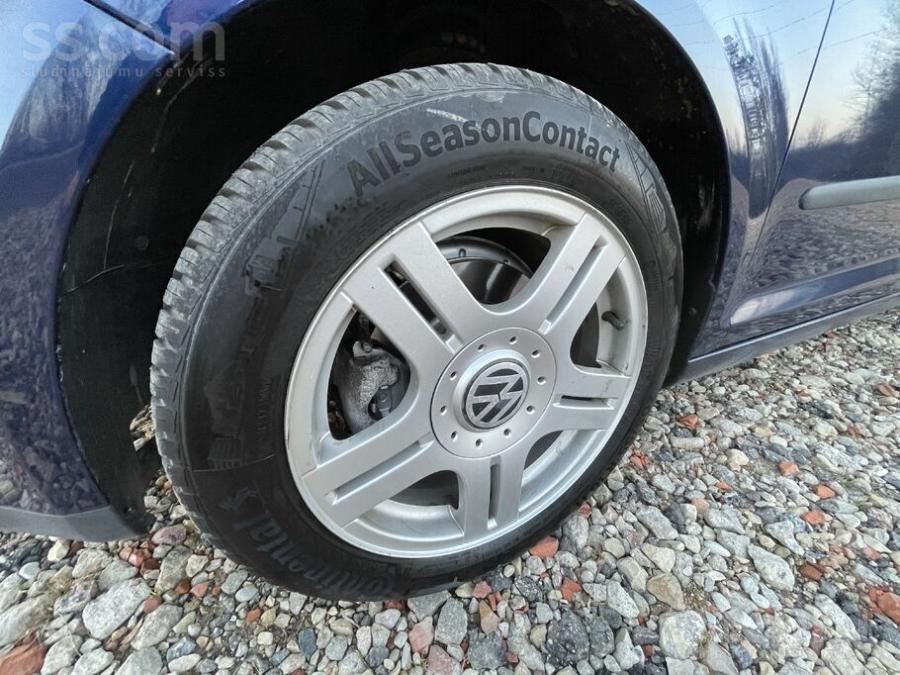 Zils Volkswagen Golf Plus 2005 Cēsis, ar dzinēja tilpumu 1.60 L un nobraukumu 0 tūkst. km par 3450 €, foto 15 vietnē AUTOMOTO.COM.LV