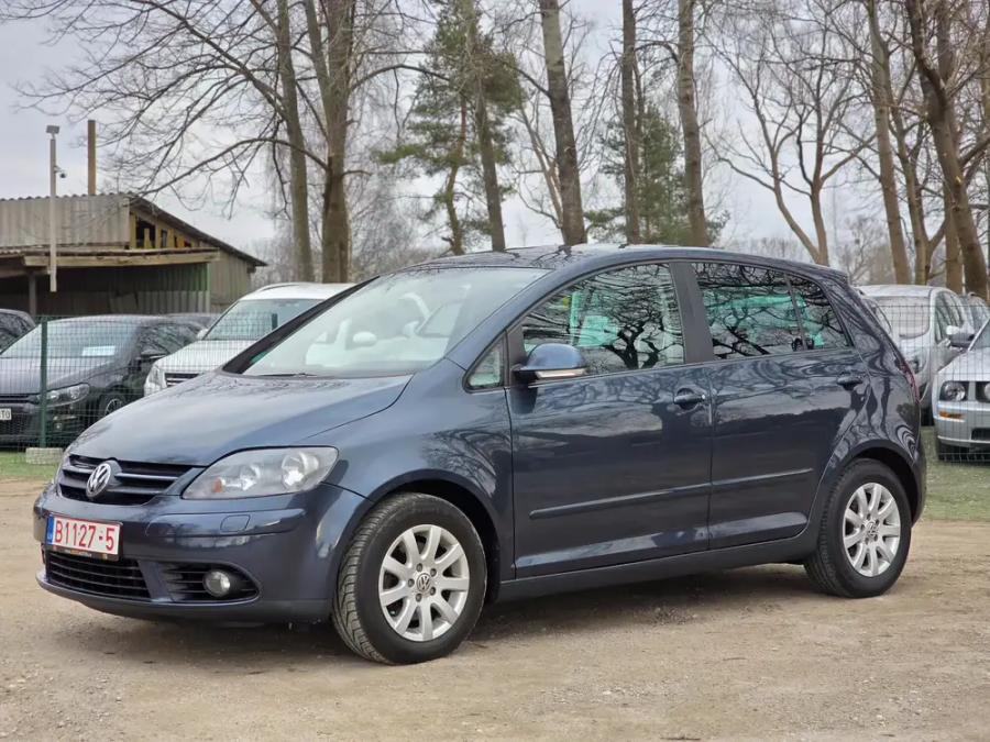 Blue Volkswagen Golf Plus 2005 in Grobiņa, with an engine capacity of 1.90 L and mileage of 265 thousand km for 3500 €, photo 4 on AUTOMOTO.COM.LV