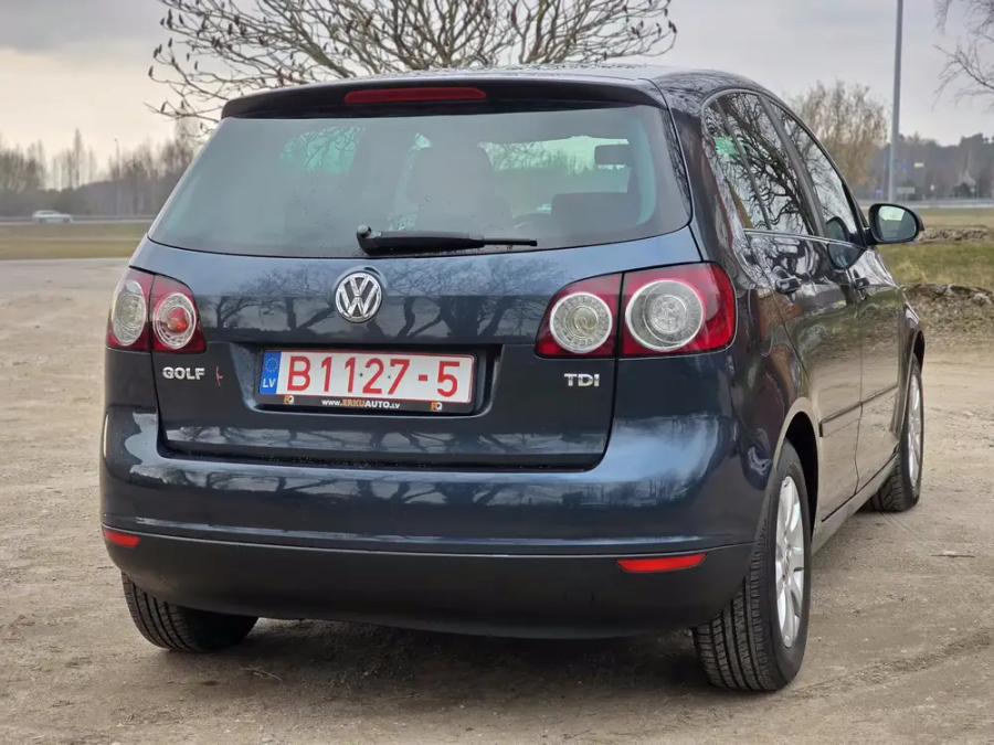 Blue Volkswagen Golf Plus 2005 in Grobiņa, with an engine capacity of 1.90 L and mileage of 265 thousand km for 3500 €, photo 6 on AUTOMOTO.COM.LV