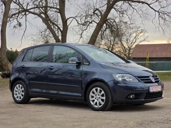 Blue Volkswagen Golf Plus 2005 in Grobiņa, with an engine capacity of 1.90 L and mileage of 265 thousand km for 3500 €, photo 6 on AUTOMOTO.COM.LV