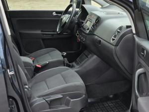Blue Volkswagen Golf Plus 2005 in Grobiņa, with an engine capacity of 1.90 L and mileage of 265 thousand km for 3500 €, photo 9 on AUTOMOTO.COM.LV
